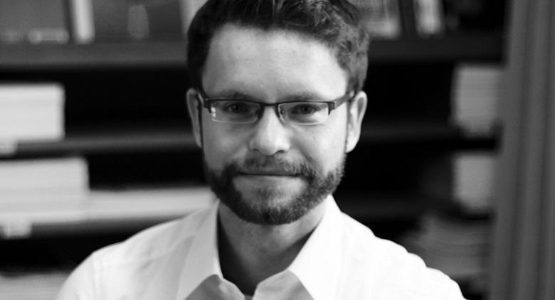 Dr Dilling receives APSA Award | DPIR